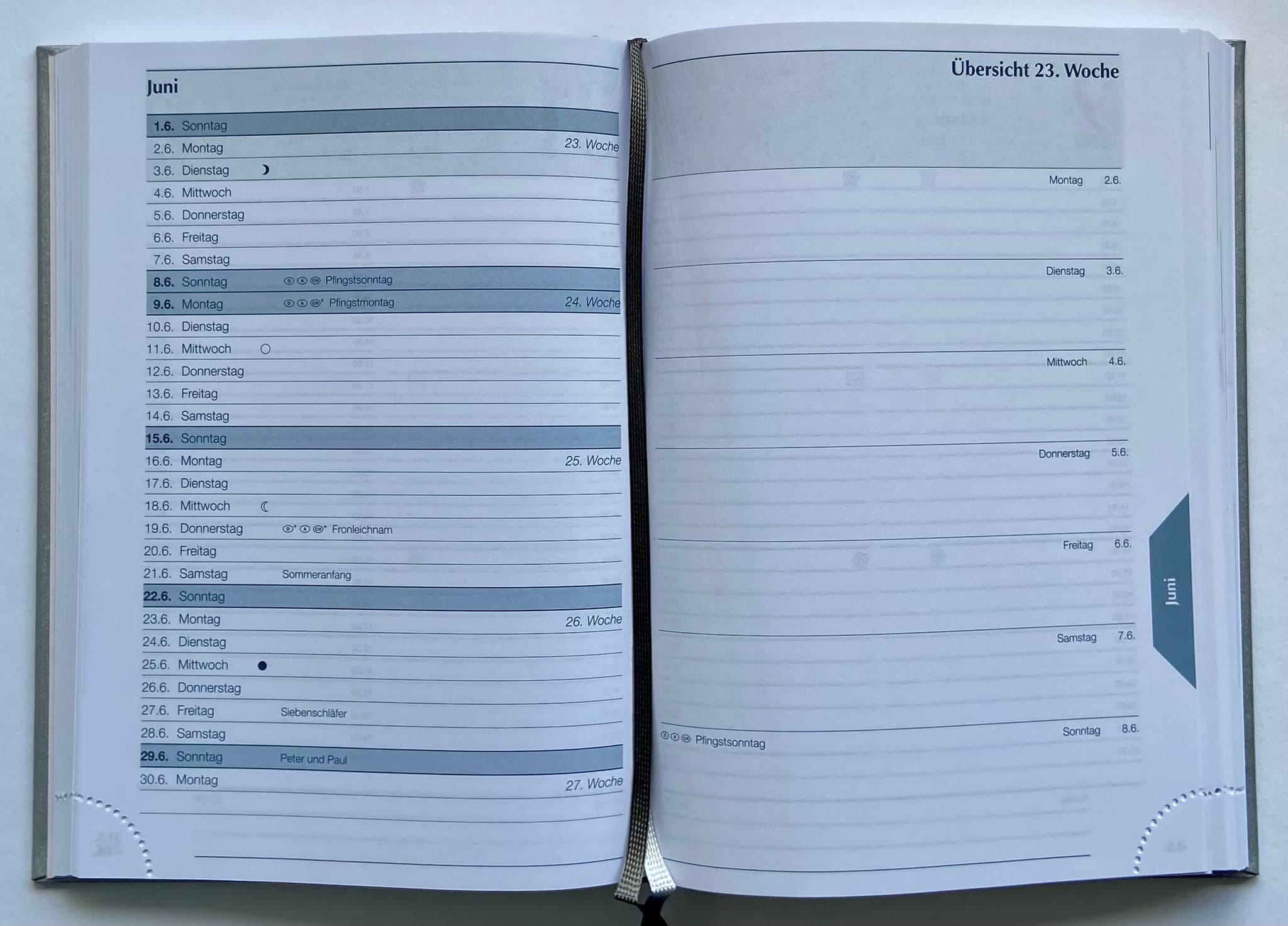Kalender-Buch A5 2026 Silber 1 Tag/1 Seite online bestellen | MÜLLER