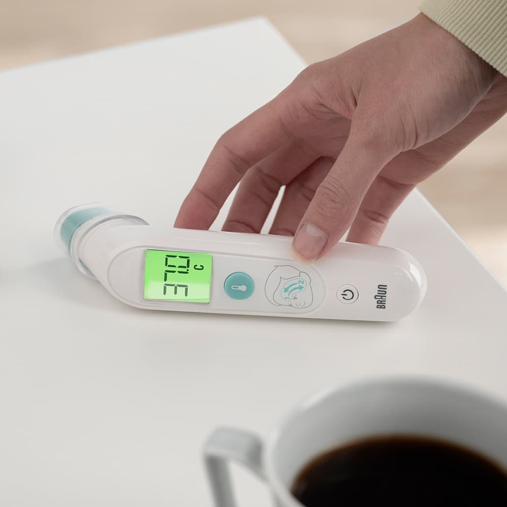 BRAUN Stirnthermometer TempleSwipe™ BST200 online bestellen | MÜLLER