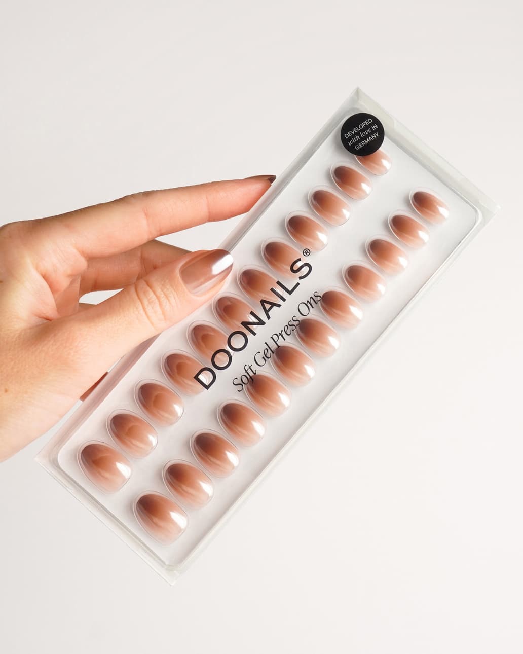 DOONAILS Soft Gel Press Ons Short Round Brownie online bestellen | MÜLLER