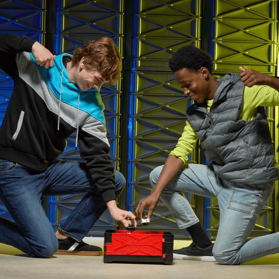 Hasbro - Beyblade X Clash and Carry Beystadium Battle Arena online ...