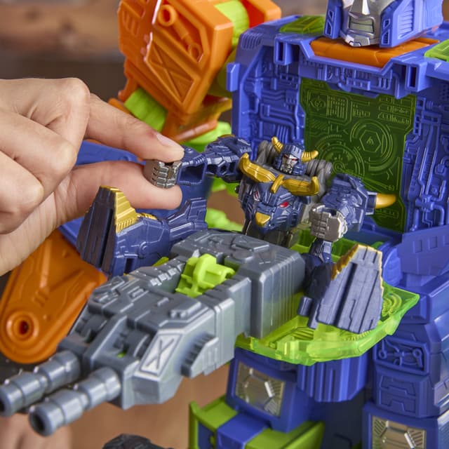 Hasbro - Transformers CYBERWORLD Scorponok Strike Battle Set online ...