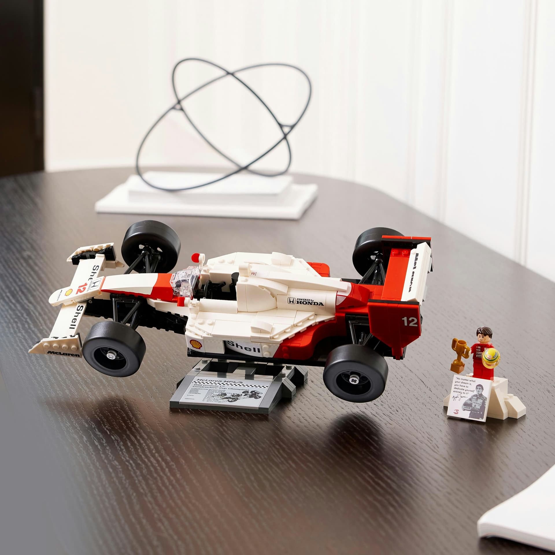 LEGO Icons 10330 McLaren MP4/4 & Ayrton Senna online bestellen | MÜLLER