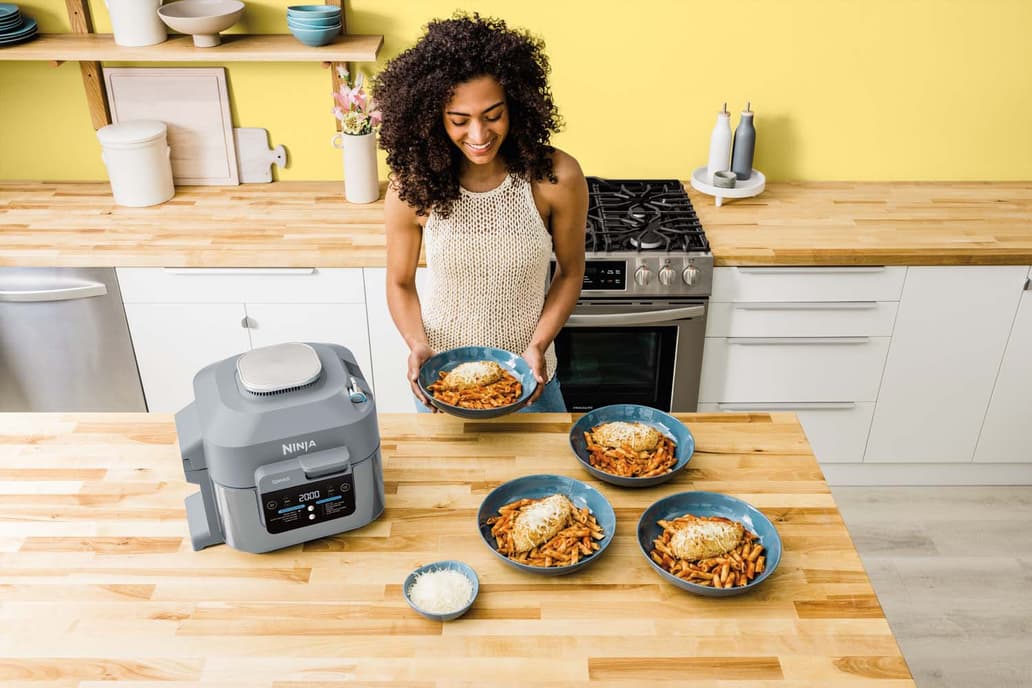 Ninja Heißluft-Fritteuse & Speedi Rapid Cooking System ON400EU 5,7l ...